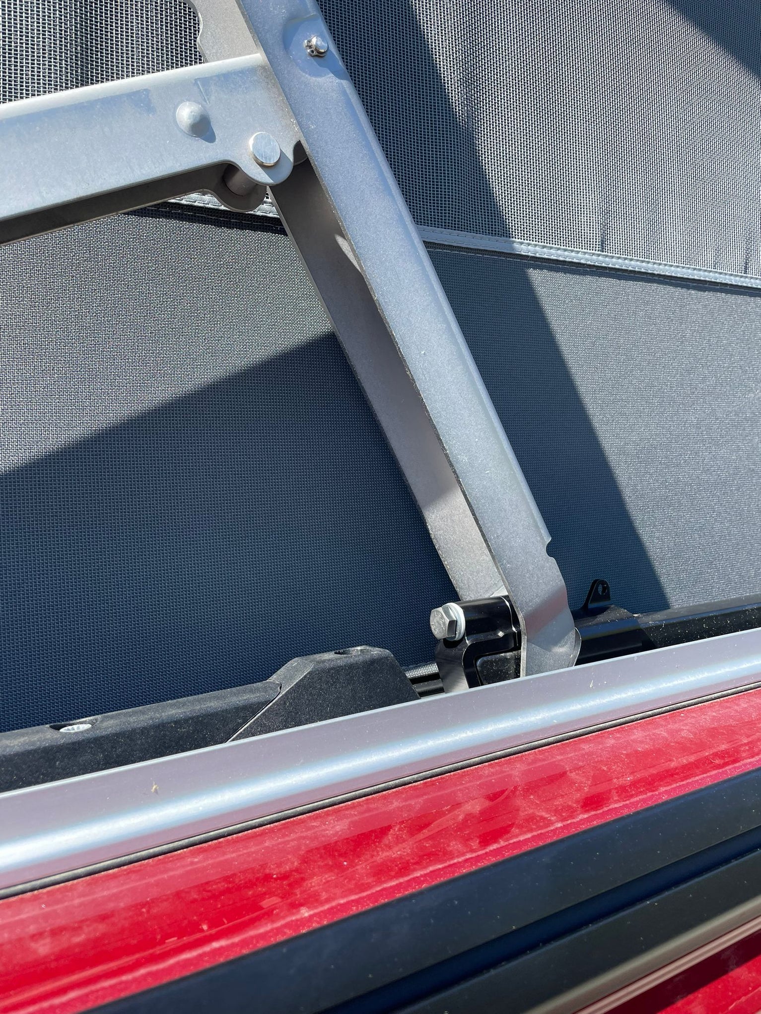 Verrouillage pour le toit relevable électrohydraulique du California ...